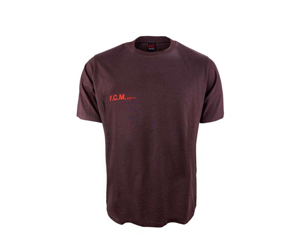FCM CHEST FRONT TEE AW24 FUDGE VOKSEN | FCM SHOP